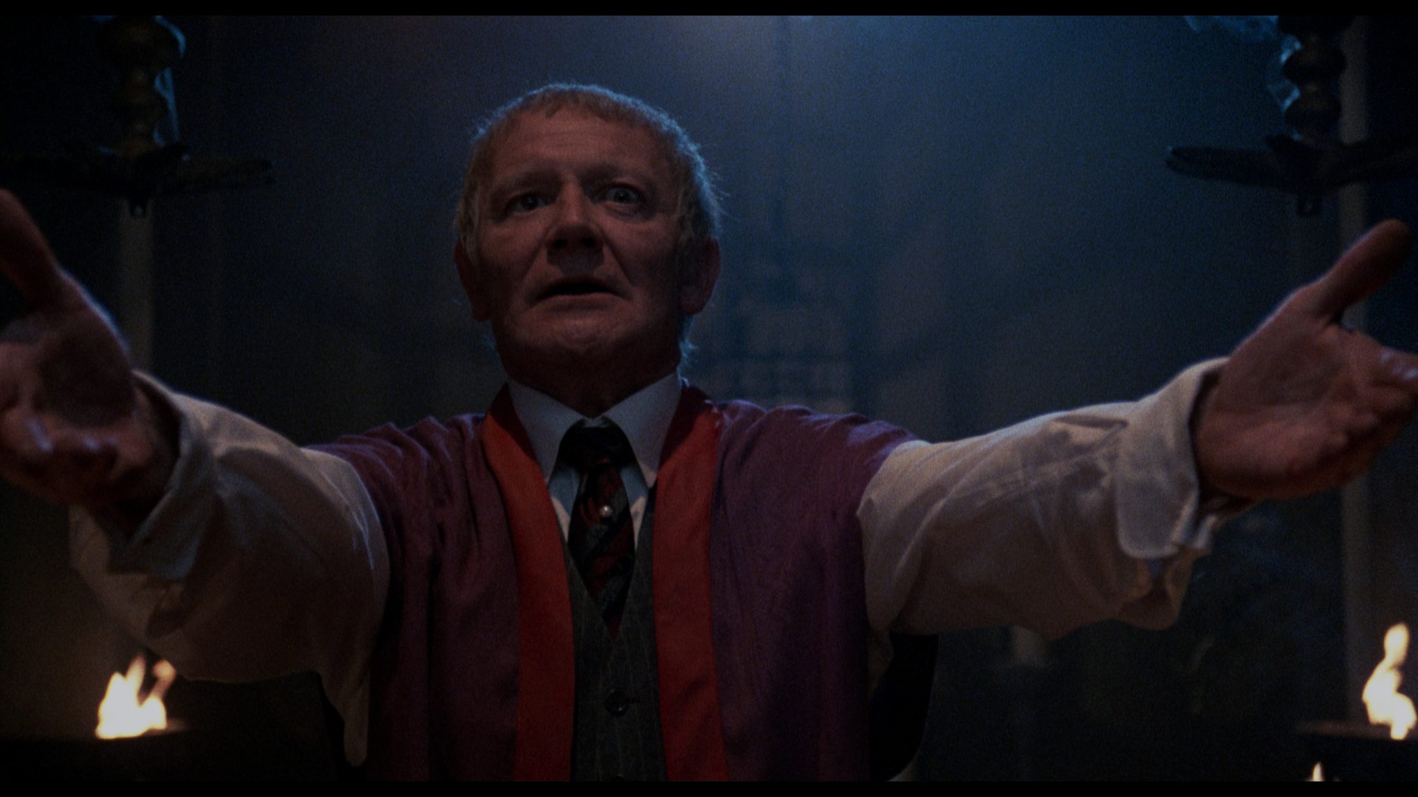 DoBlu.com – 4K UHD & Blu-ray Reviews | Elvira: Mistress of the Dark 4K ...