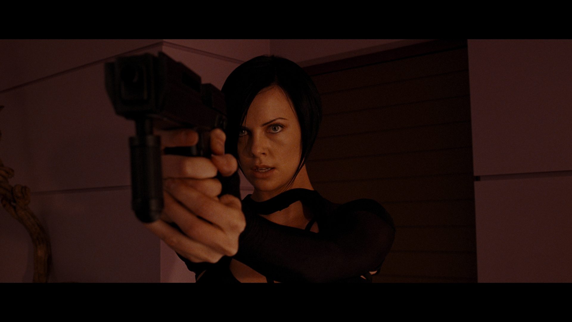 Aeon Flux (2005) 4K UHD Review: Charlize Theron Sci-Fi
